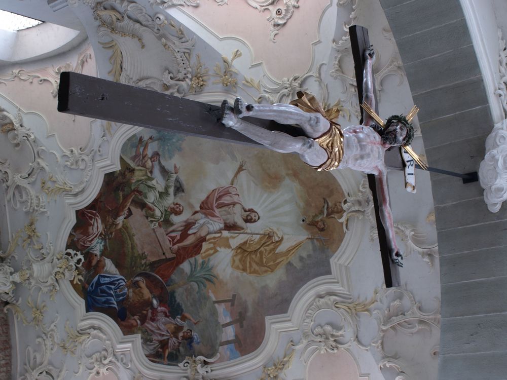 Kreuz mit Deckenbild Foto & Bild | architektur, sakralbauten, innenansichten kirchen Bilder auf ...