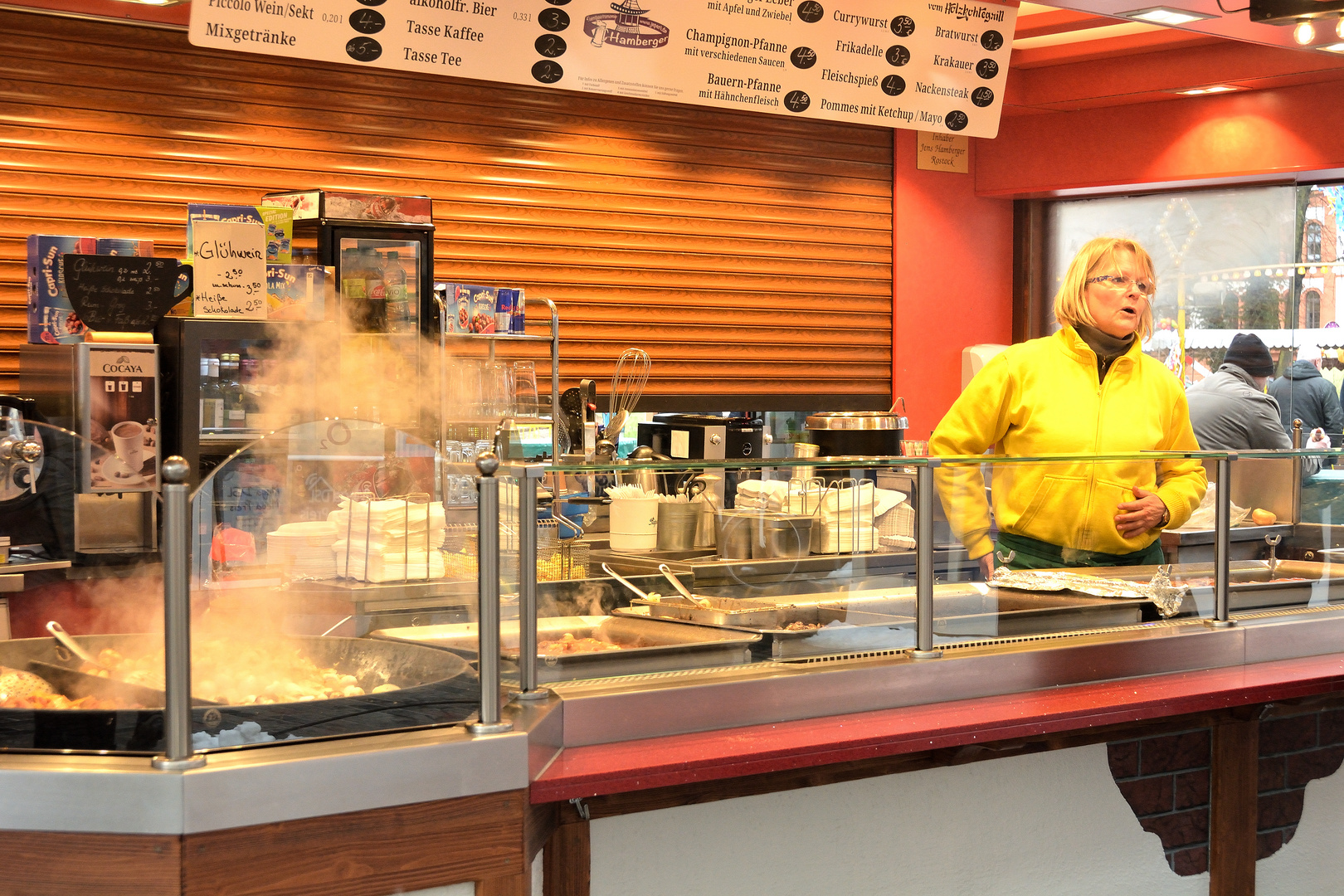 Kröpeliner Str. - Fleischtheke Foto & Bild | erwachsene menschen ...