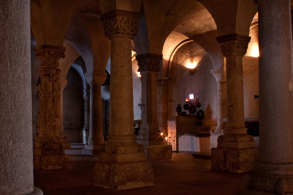 krypta des freisinger doms Foto & Bild | architektur, sakralbauten, innenansichten kirchen ...