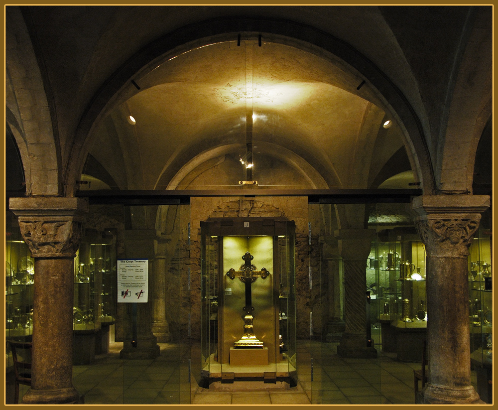 Krypta in der Cathedrale / Canterbury Foto & Bild | architektur, sakralbauten, innenansichten ...
