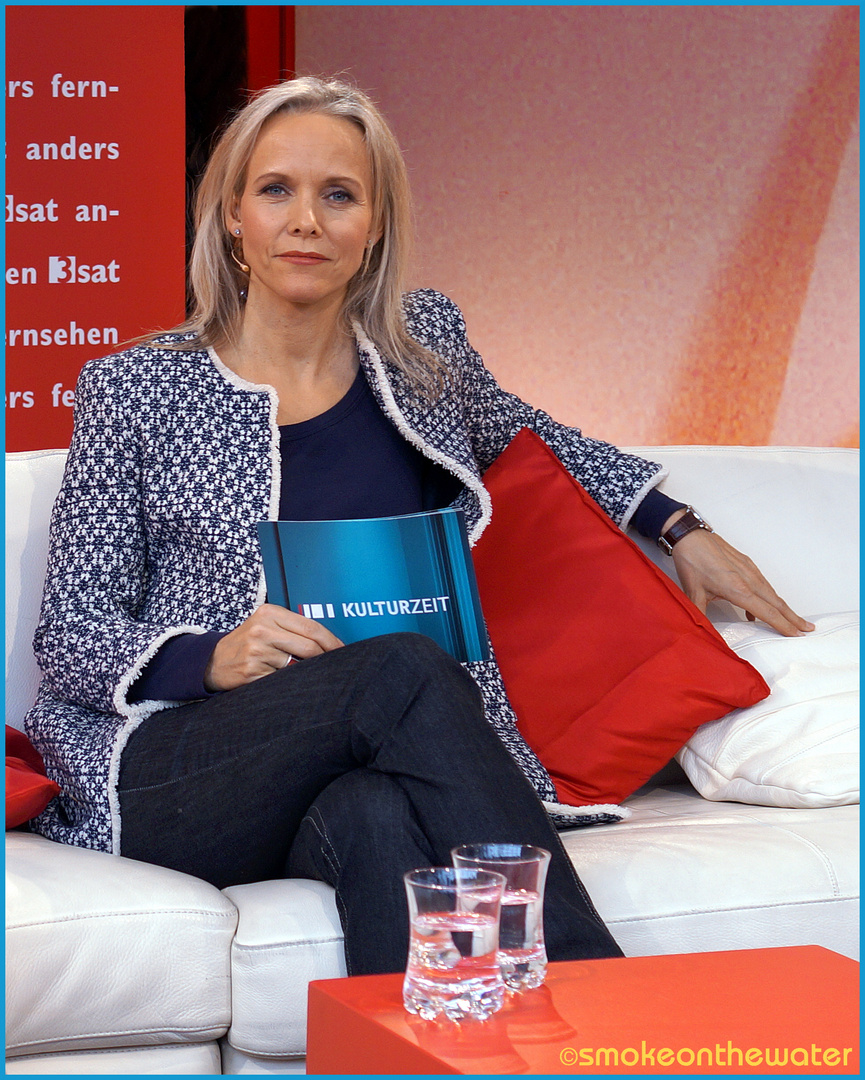 "Kulturzeit"-Moderatorin Andrea Meier Foto & Bild | erwachsene menschen ...