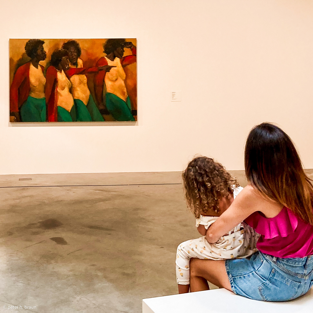 Kunstbetrachtung Foto & Bild | architektur, erwachsene menschen, kunstfotografie & kultur Bilder ...