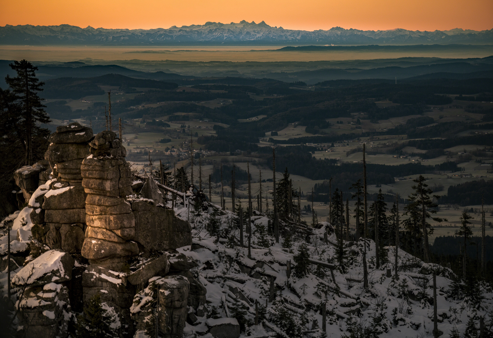 Kurz vor Sonnenaufgang auf dem Dreisessel im Bayerischen Wald Foto & Bild | deutschland, europe ...