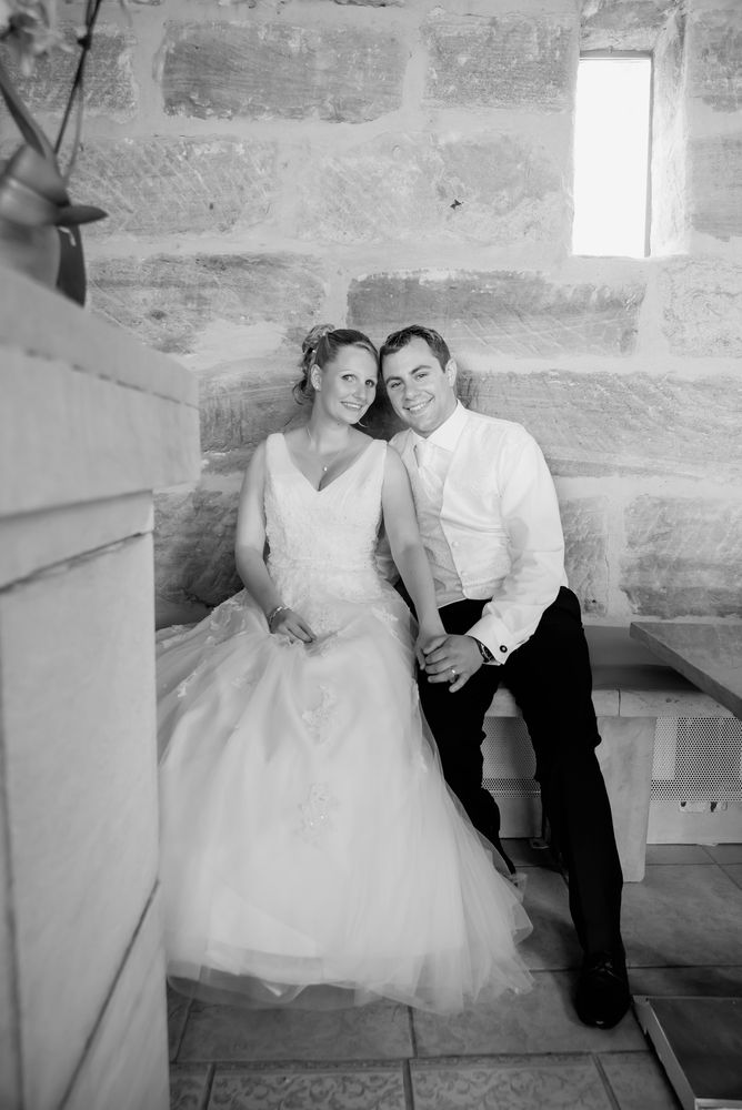 Kurze Pause für das Brautpaar Foto & Bild | hochzeit, brautpaar, menschen Bilder auf fotocommunity