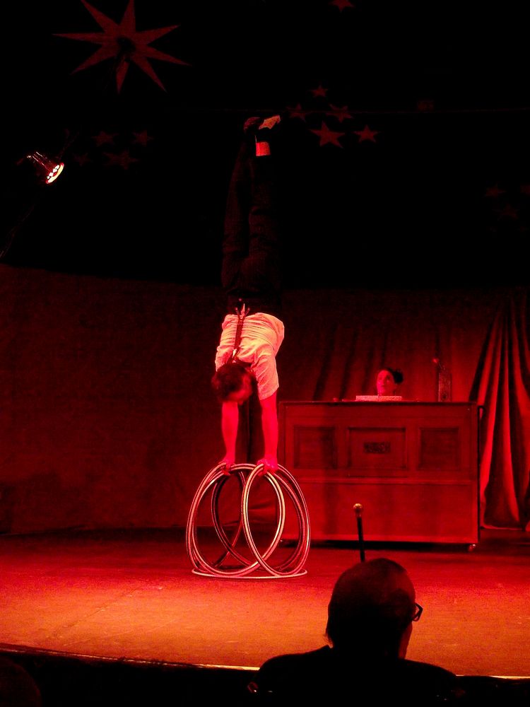 L EQUILIBRISTE photo et image | art, france, portrait Images fotocommunity