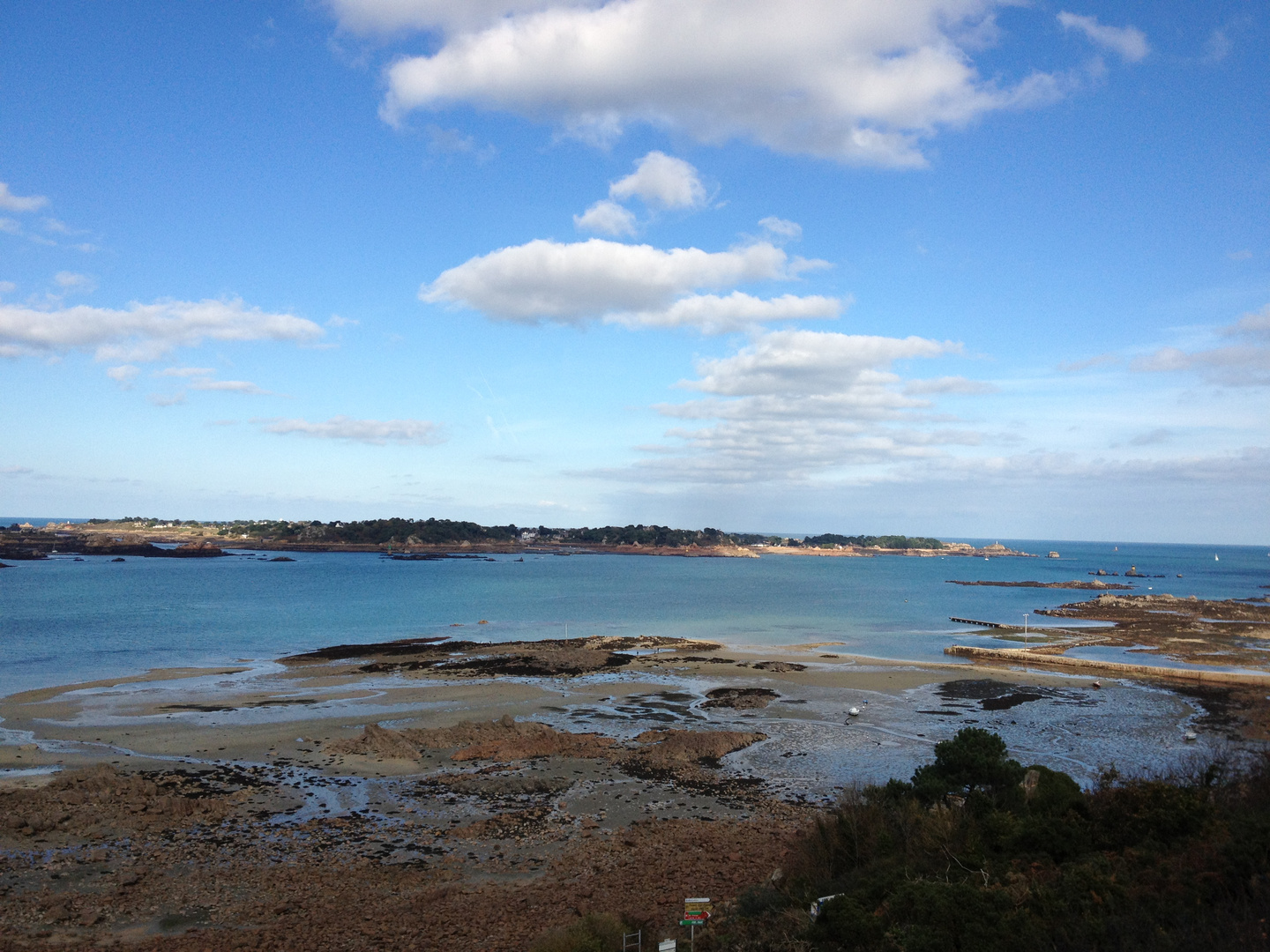 La baie de Ploubazlanec photo et image | paysages, mers et océans ...
