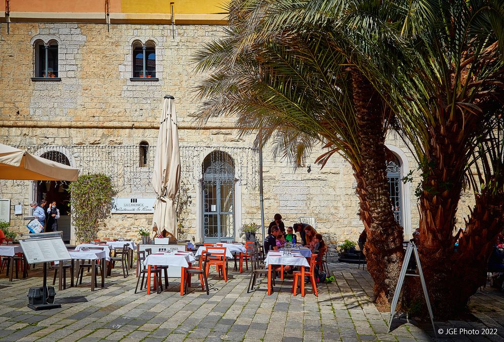 La Canonica Ristorante & Pizzeria Piazza Eroi Sanremsi | CapBluePhoto ...