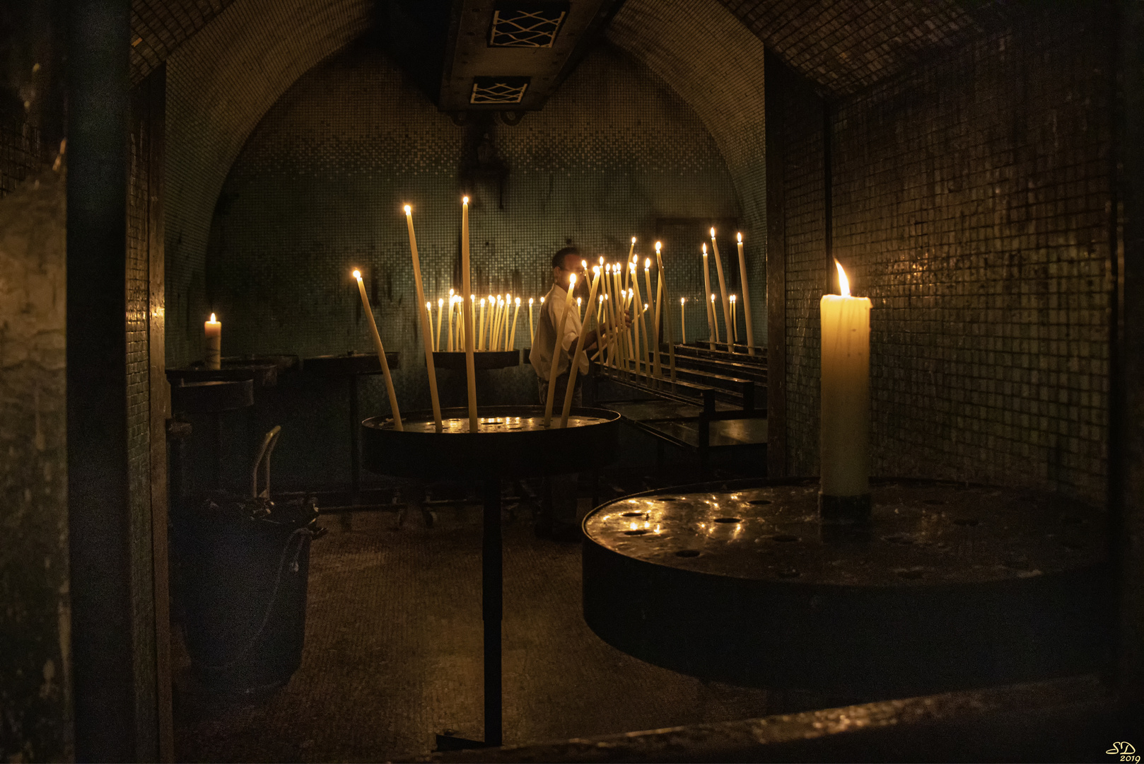 La crypte aux cierges photo et image | architecture, animations ...