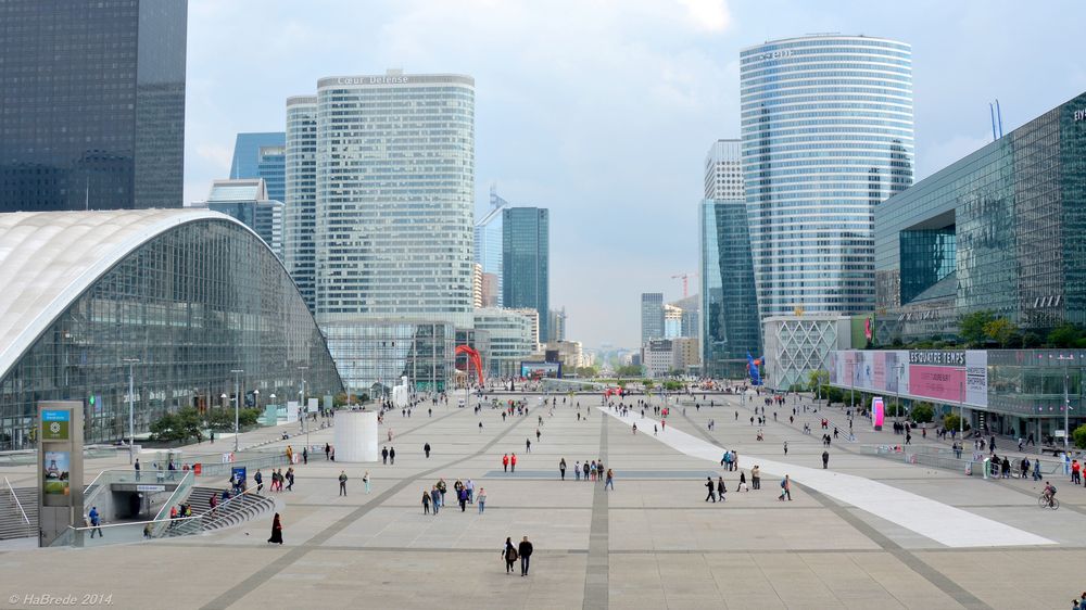 La Defénse - Eine ganz andere Sicht aus der Umgebung von Paris Foto ...
