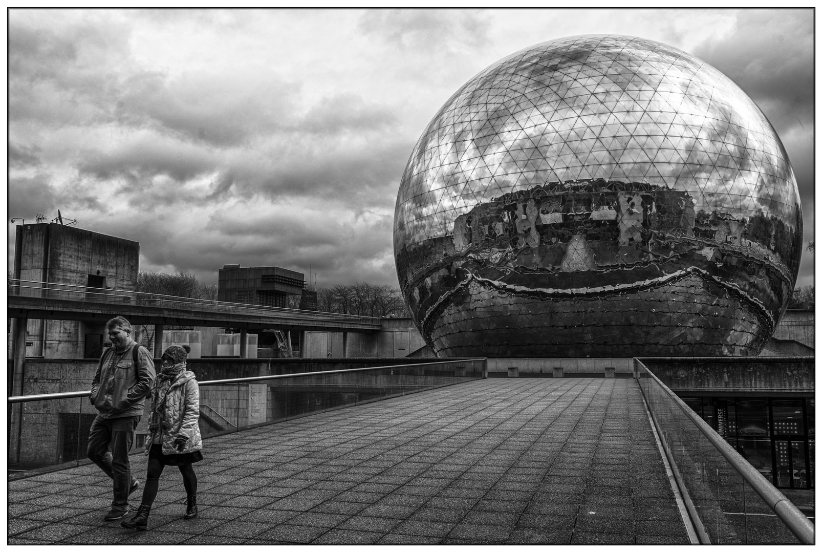 La Géode photo et image | architecture, paysages urbains, street ...