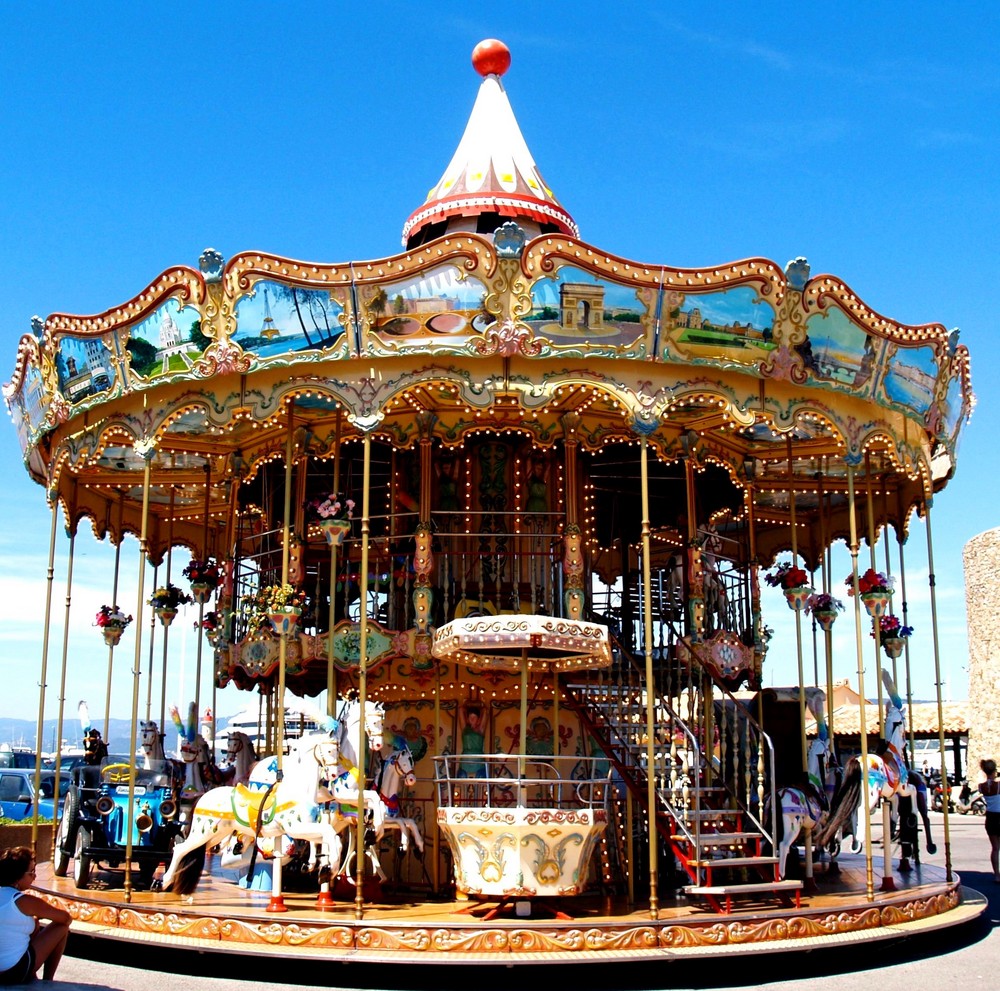 La giostra, sogno da bambini Foto % Immagini| tema del mese - settembre 08, concorsi Foto su ...