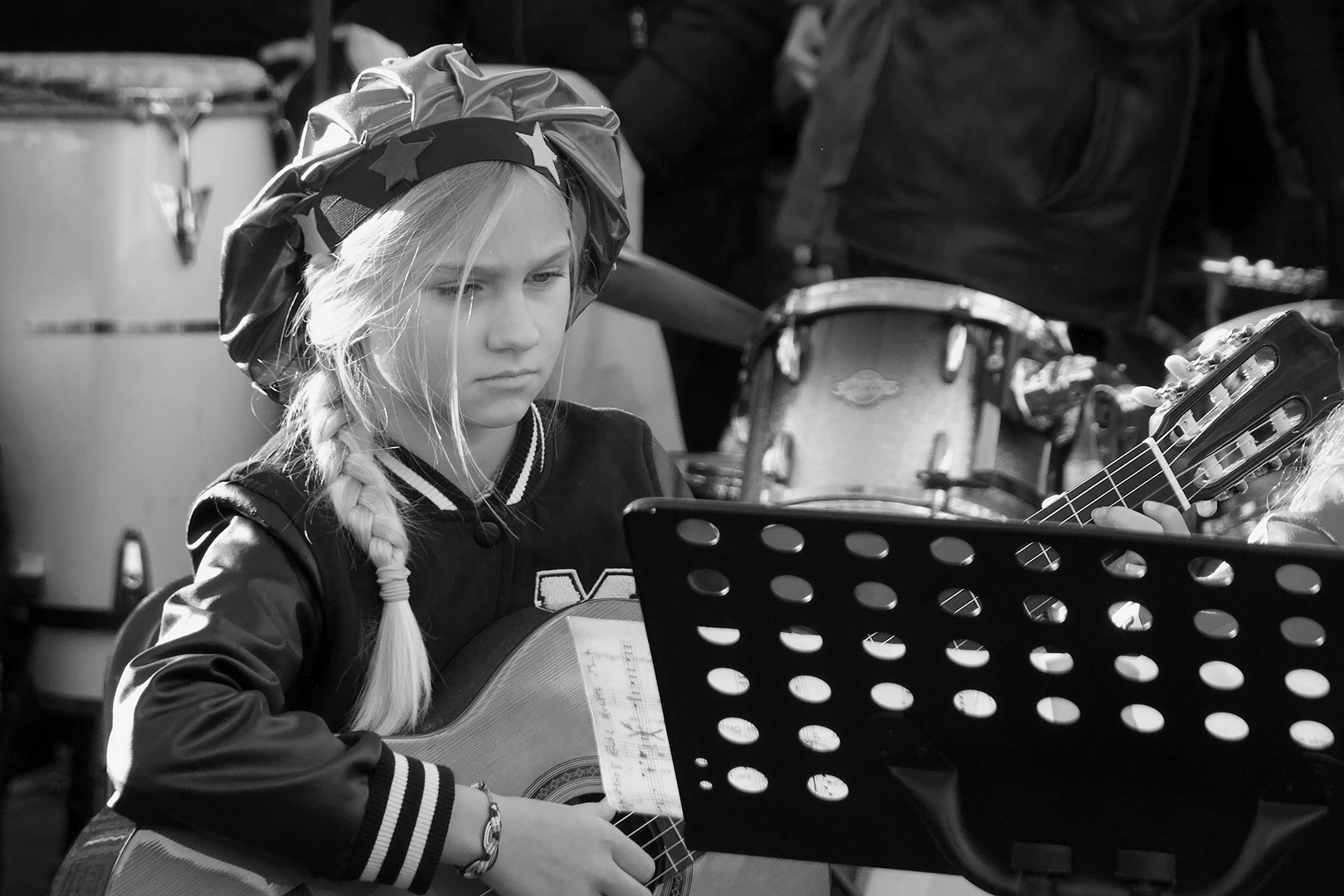 La petite musicienne photo et image | portraits, vie, personnes Images ...