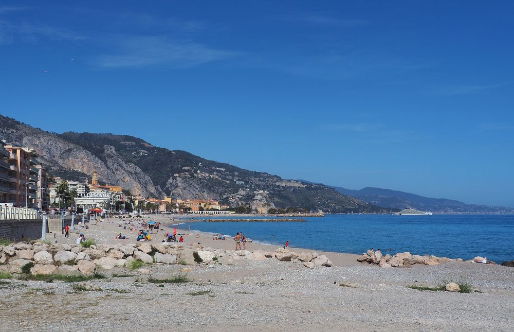 La plage de Menton photo et image | meer, mittelmeer, strand Images ...