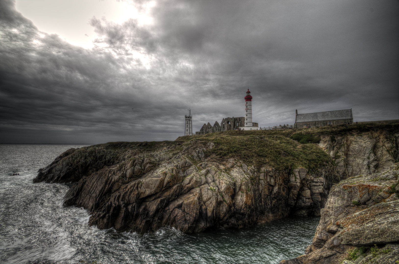 La Pointe Saint Mathieu photo et image | paysages, mers et océans ...
