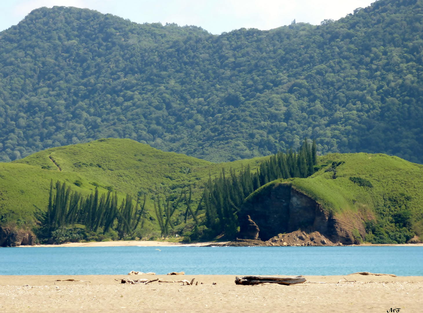 La Roche Percée à Bourail photo et image | paysages, nouvelle-calédonie ...