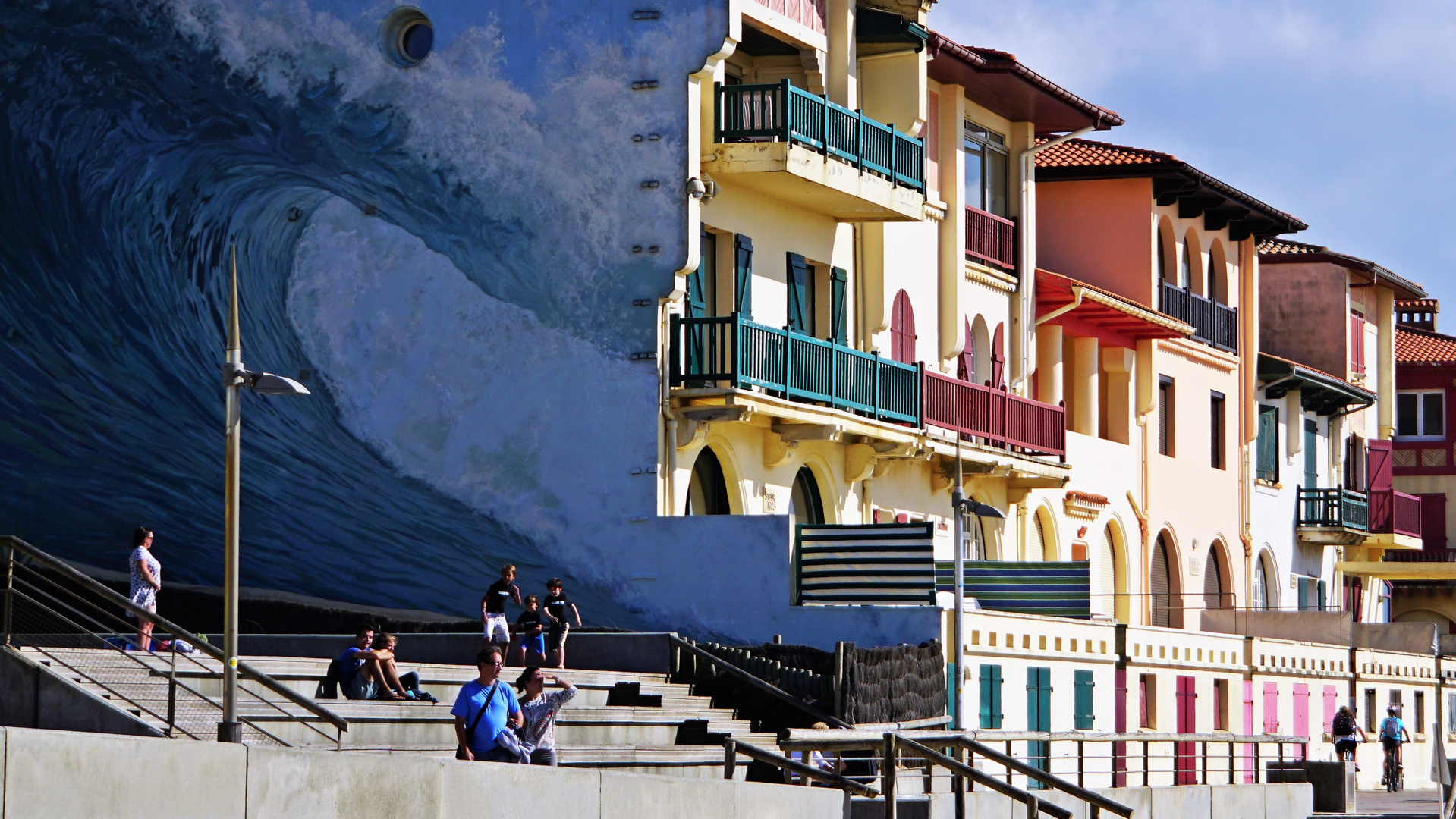 La vague.... photo et image | architecture, paysages urbains ...