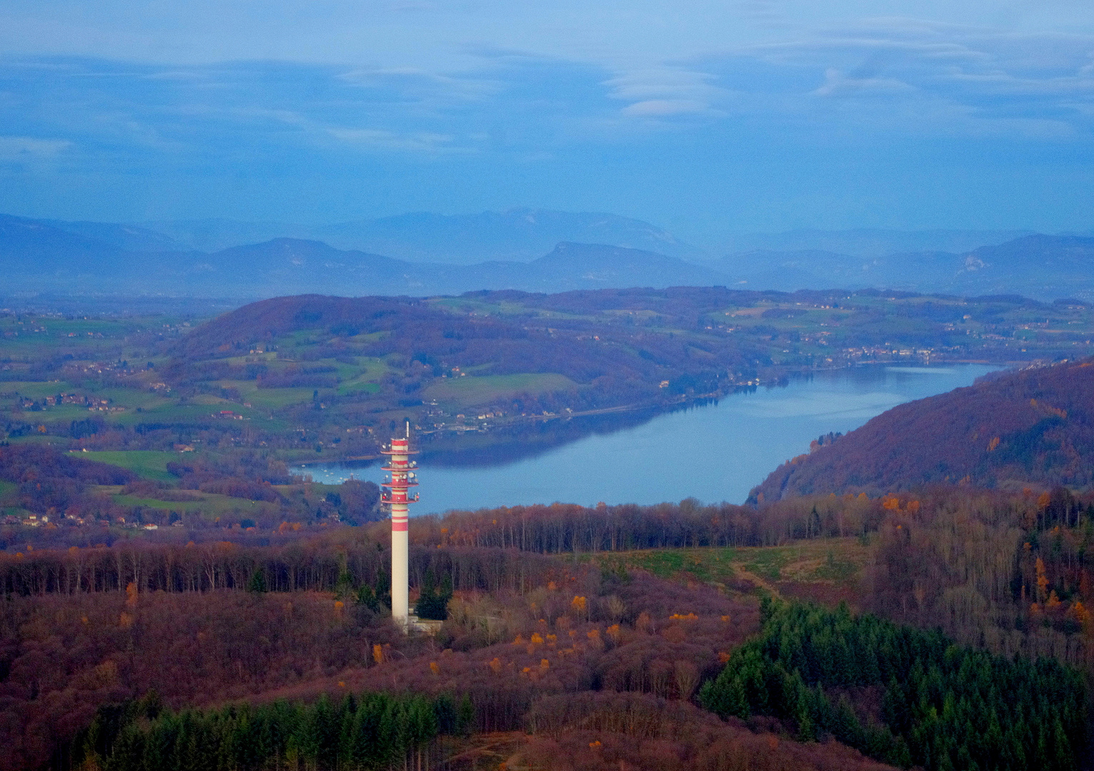 Lac de Paladru, Isère photo et image | france, world, europe Images ...