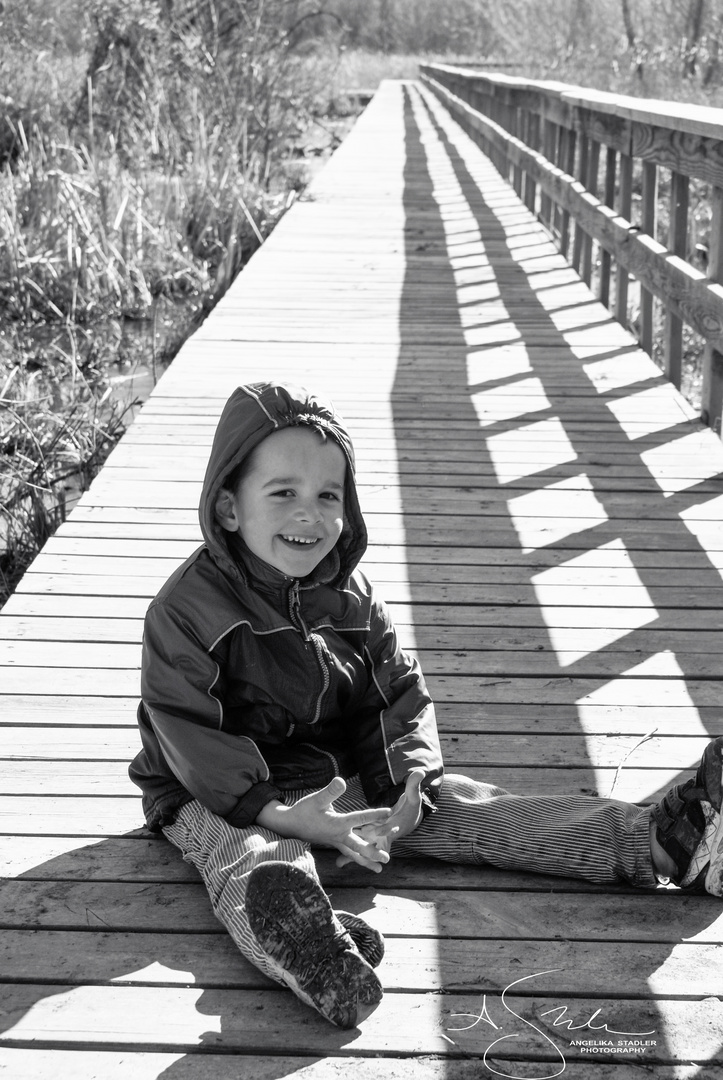 Lachendes Kind Foto & Bild | outdoor, weg, schatten Bilder auf ...