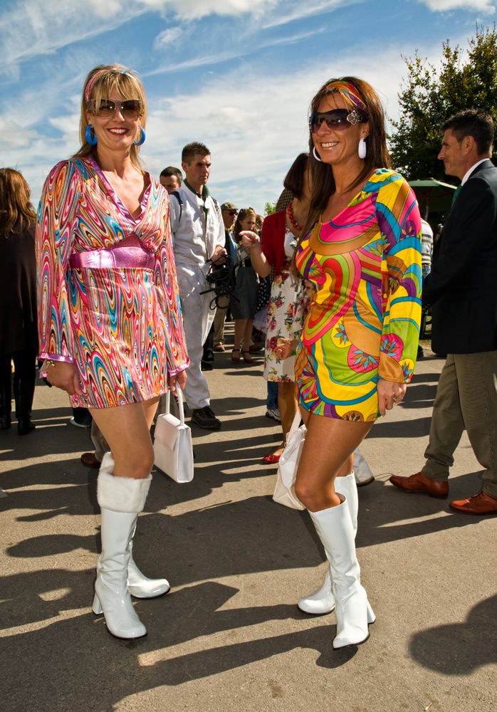 Ladies at Goodwood - Roaring Sixties Foto & Bild | erwachsene, zwei ...