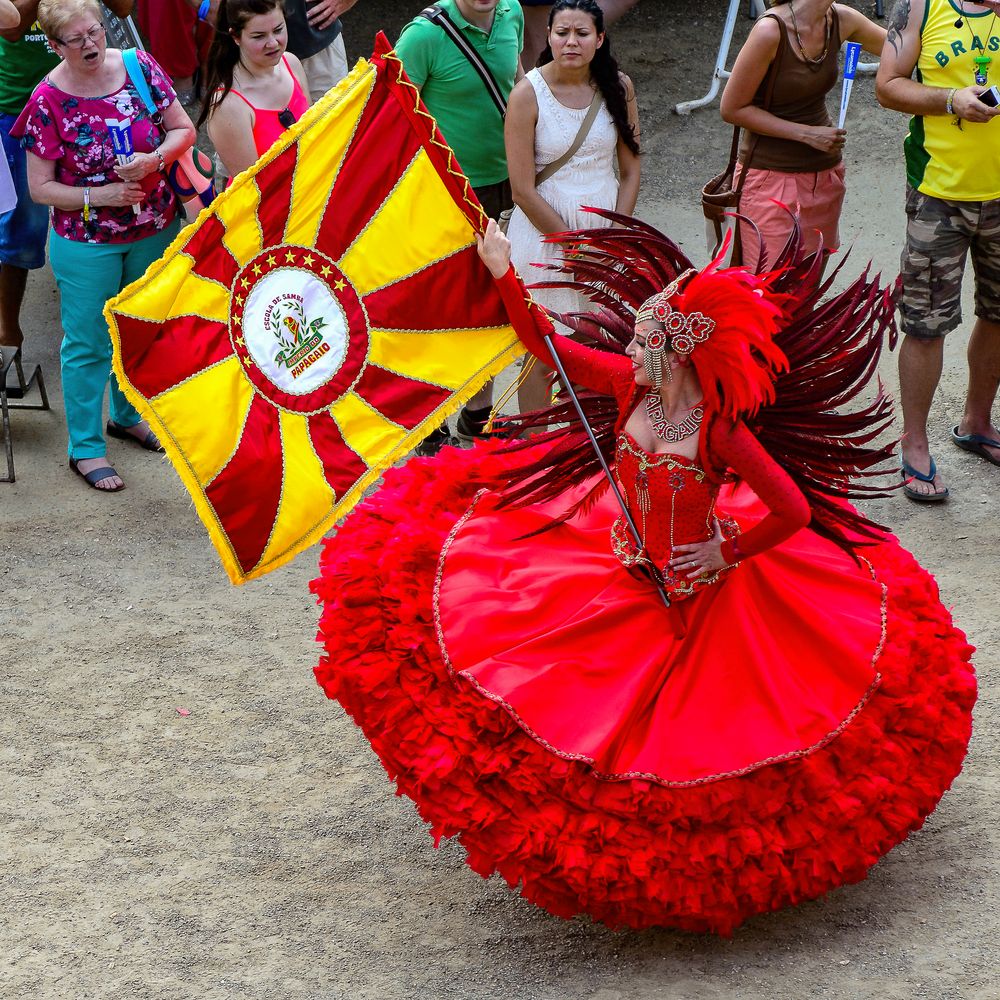 Lady in Red Foto & Bild | samba, hdr, sommer Bilder auf fotocommunity