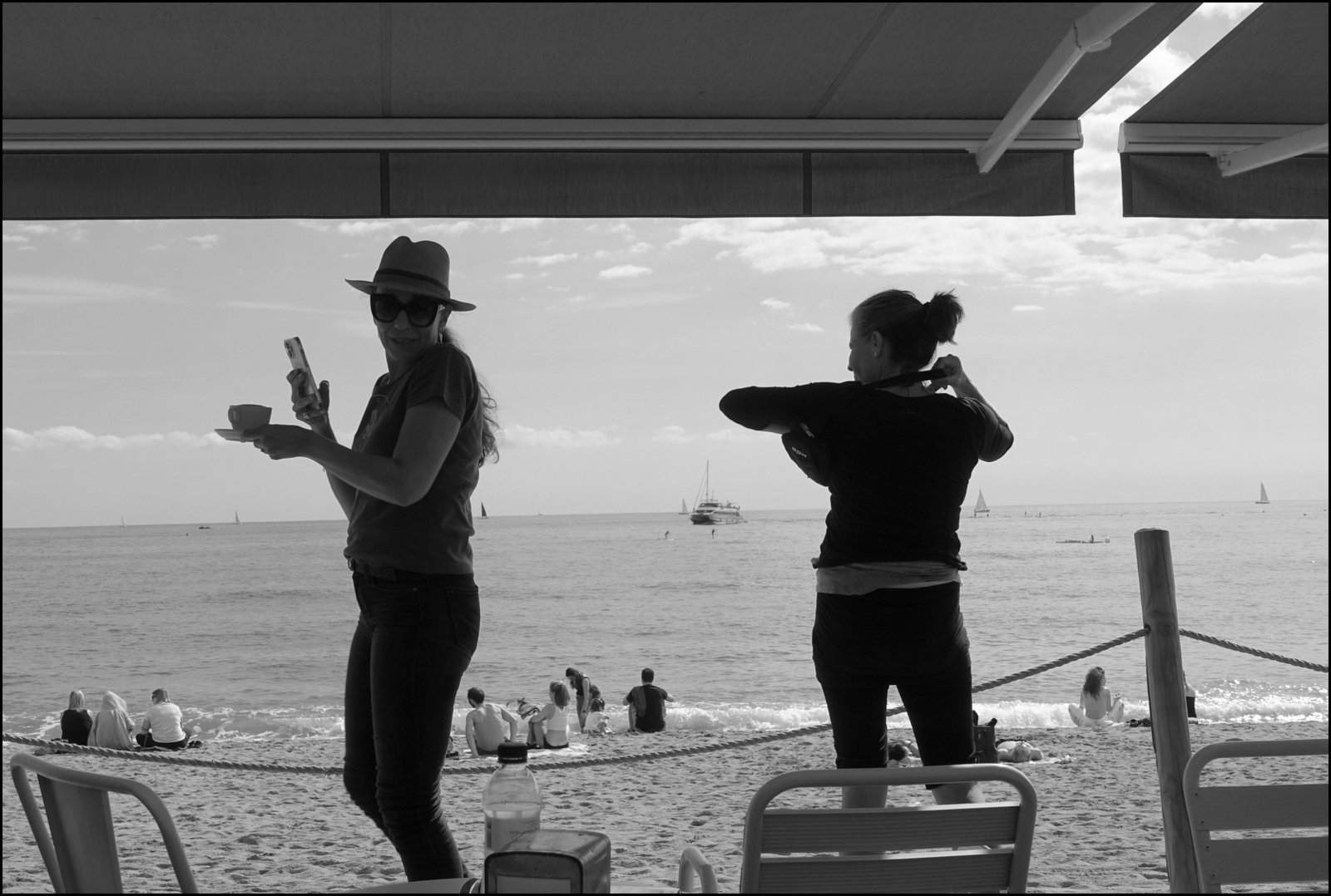 Lady mit Hut Foto & Bild | erwachsene menschen, landschaft, meer ...