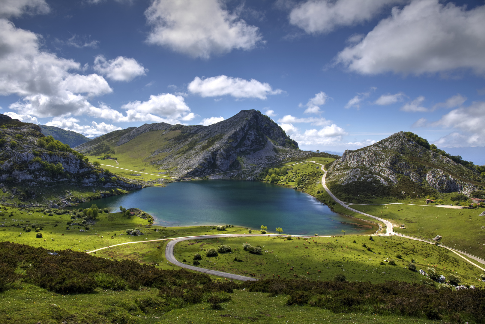 Lago Enol - Picos de Europa Foto & Bild | europe, spain, galizien ...