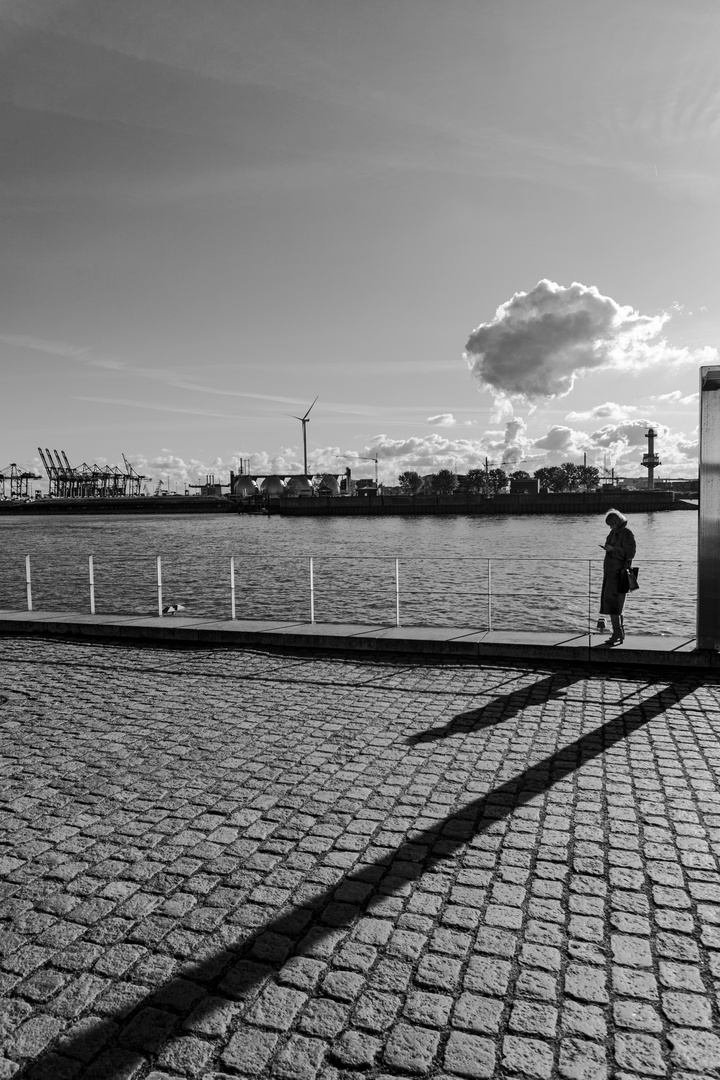 lange Schatten Foto & Bild | experimente, streetfotografie mit menschen, fotokunst Bilder auf ...