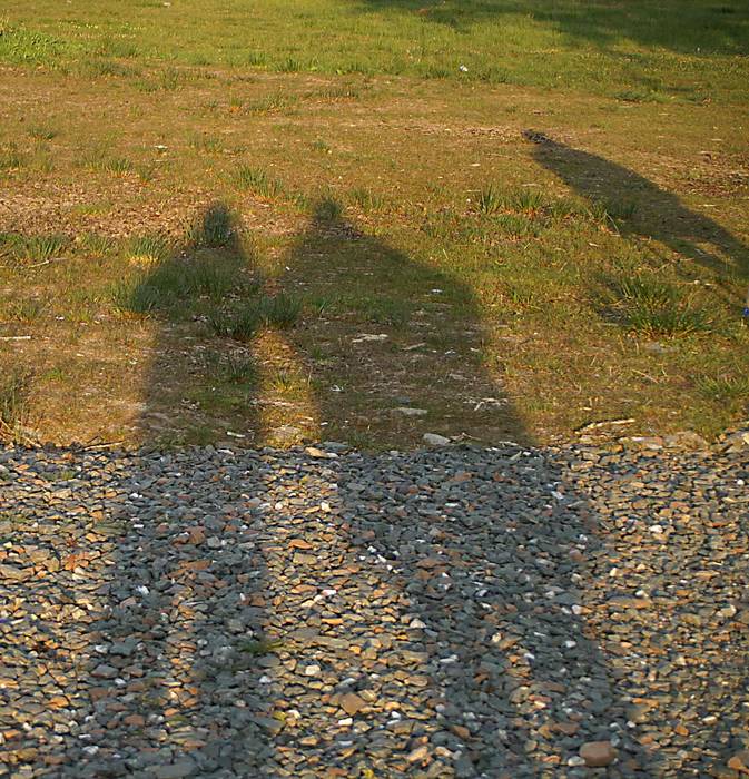 Lange Schatten Foto & Bild | erwachsene, alltagsereignisse, menschen in der freizeit Bilder auf ...