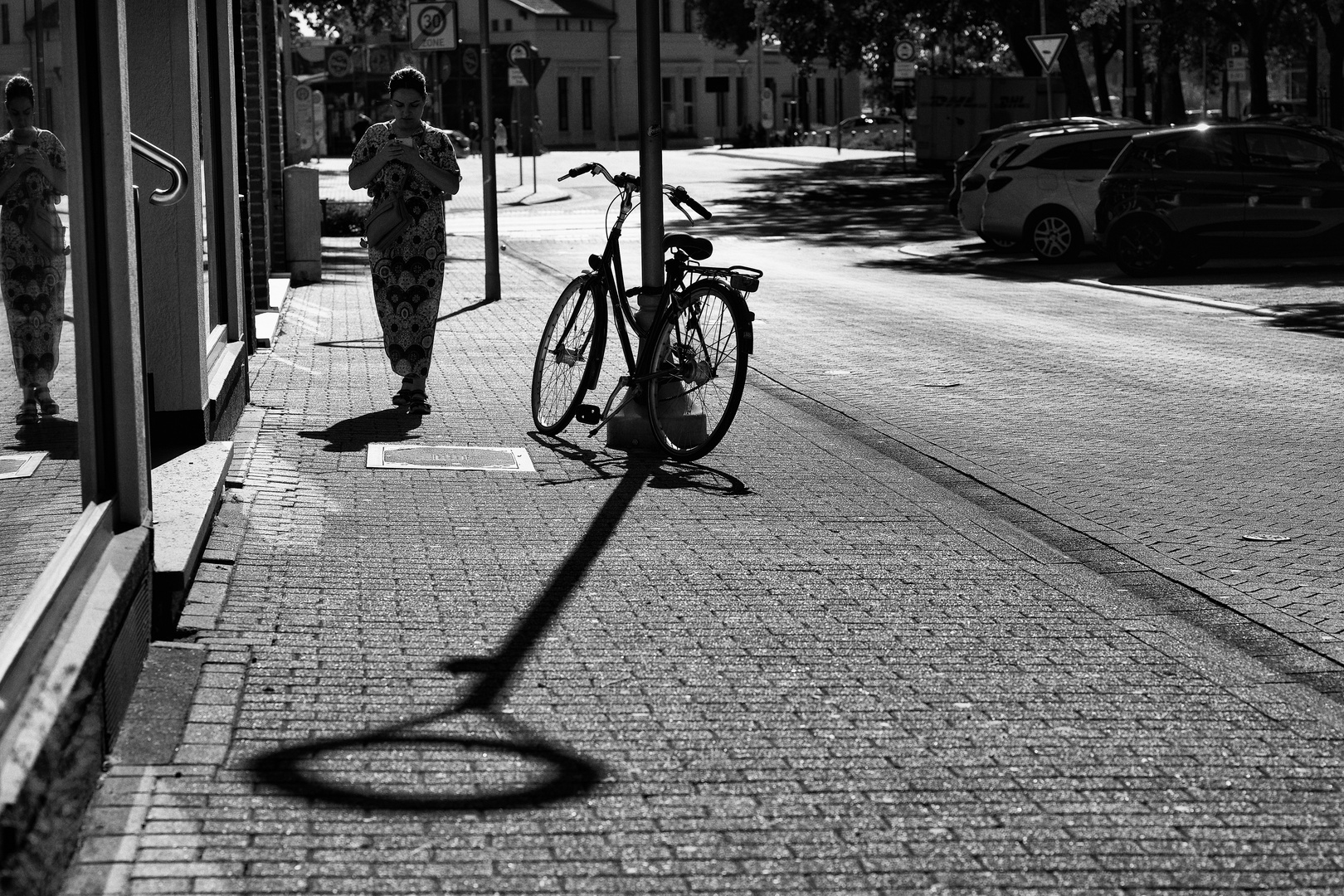 Langer Schatten Foto & Bild | experimente, streetfotografie mit menschen, schatten Bilder auf ...