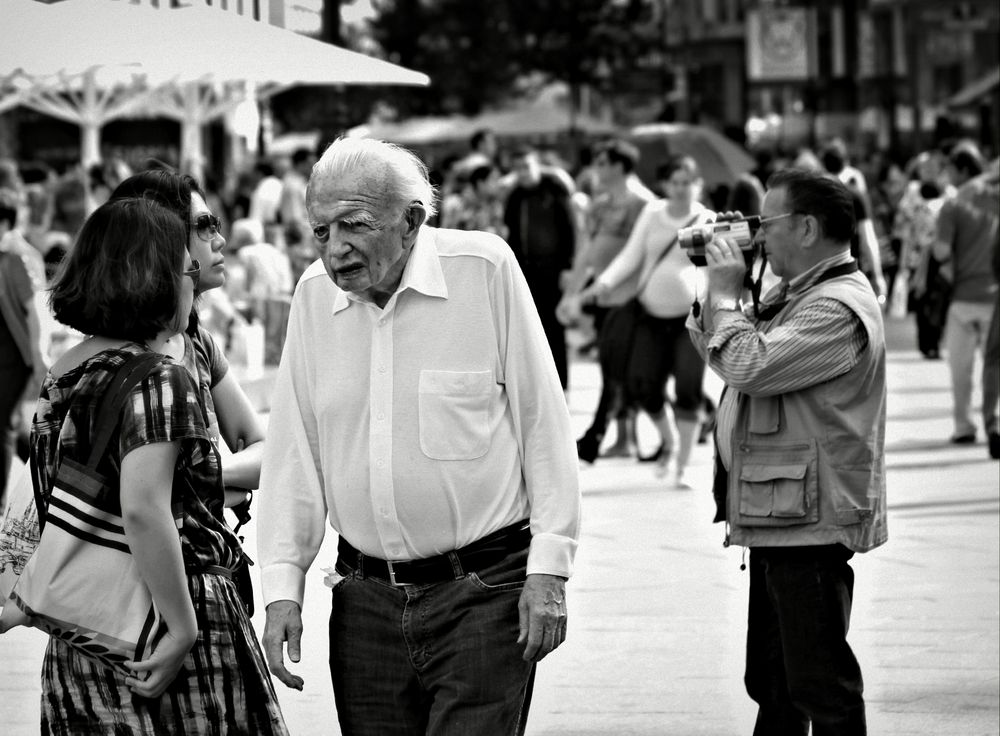 langsam gehen... Foto & Bild | streetfotografie mit menschen, street: spontane portraits ...