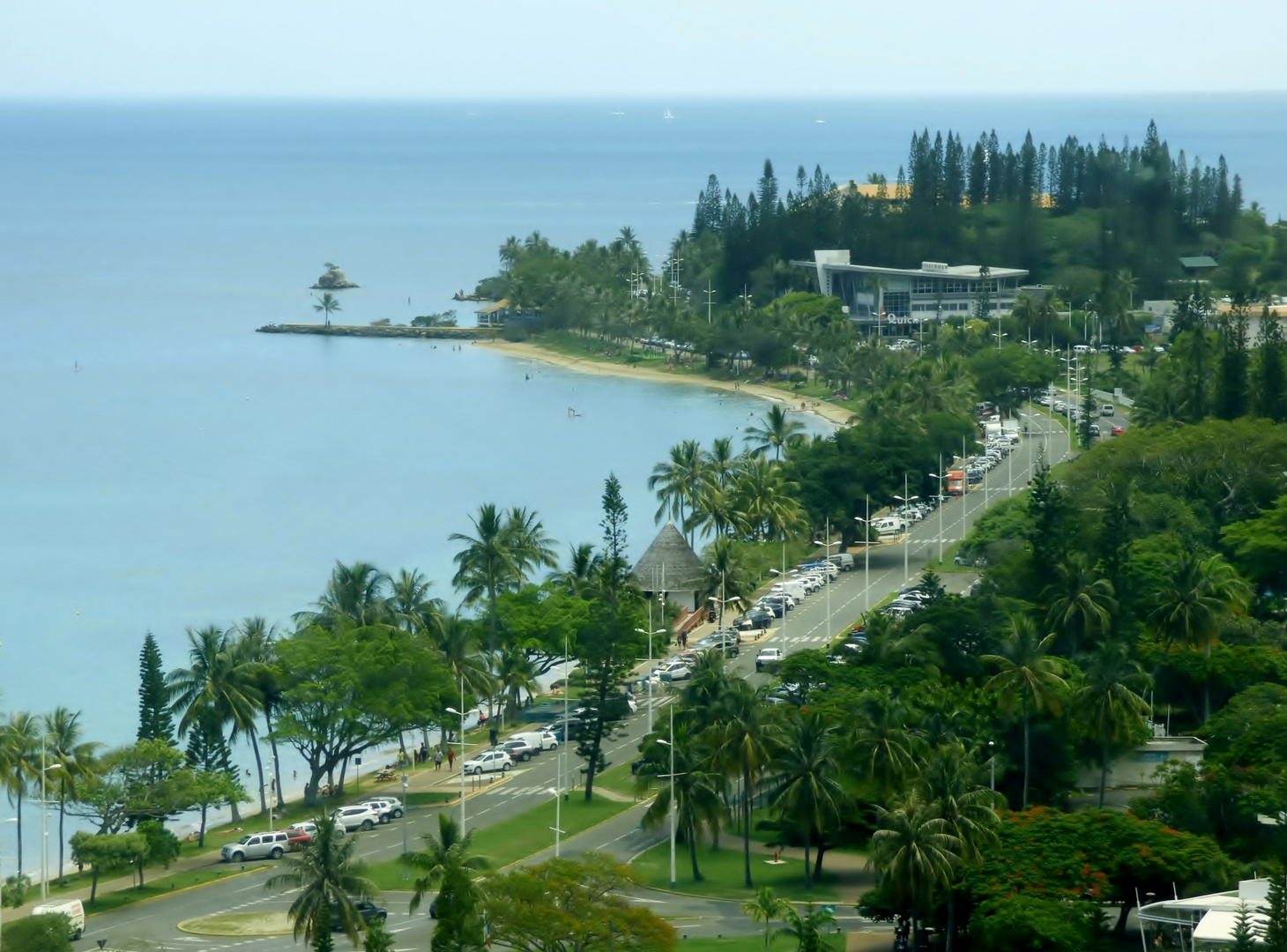 L'Anse Vata à Nouméa photo et image | paysages, mers et océans, arbres ...