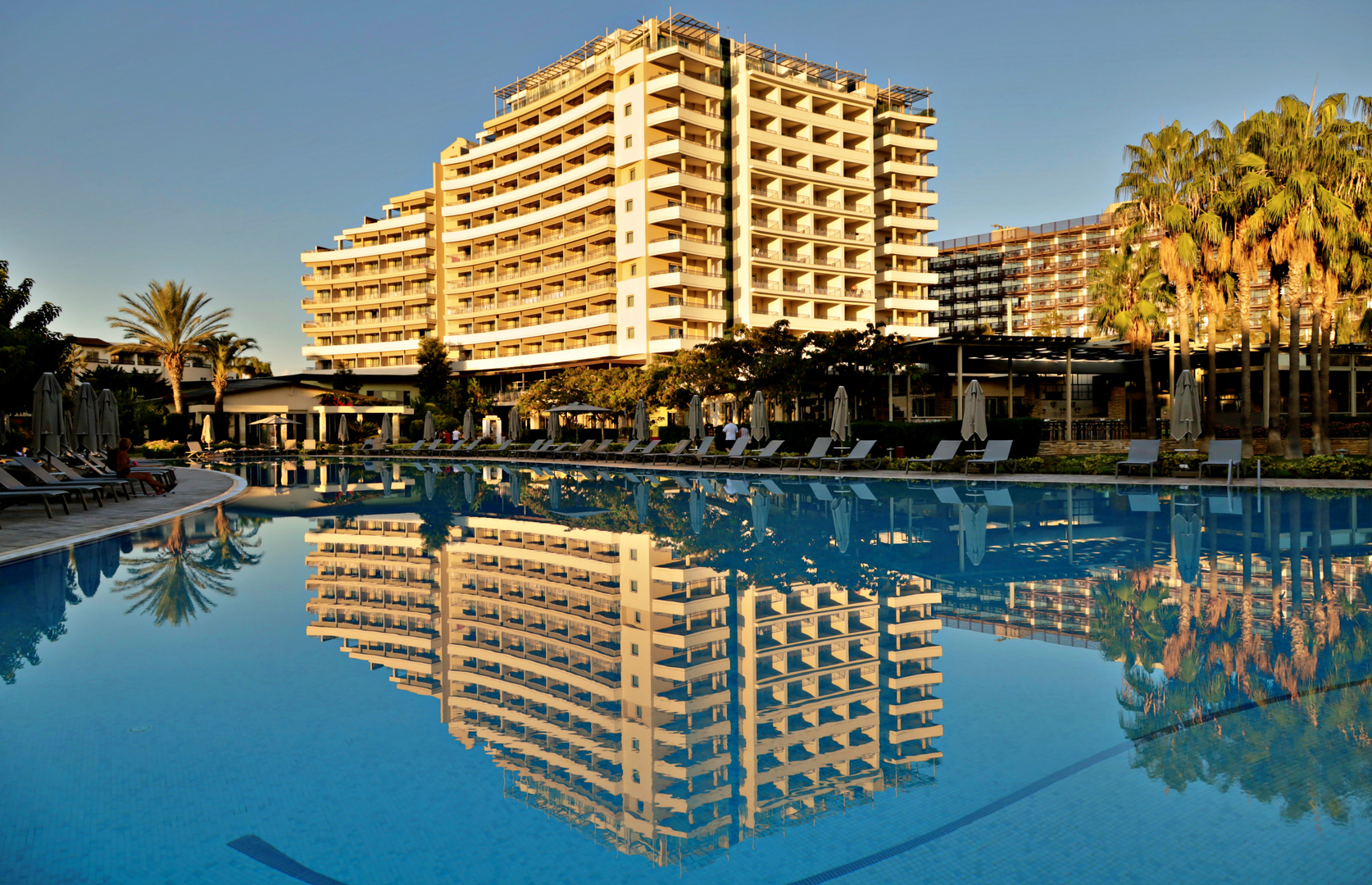 Lara Barut Collection in der Abendsonne Foto & Bild | europe, turkey ...