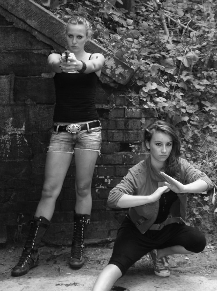 Lara Croft & Kim Possible Foto & Bild | jugendliche, outdoor, menschen ... Lara Croft & Kim Possible Foto & Bild | jugendliche, outdoor, menschen ...