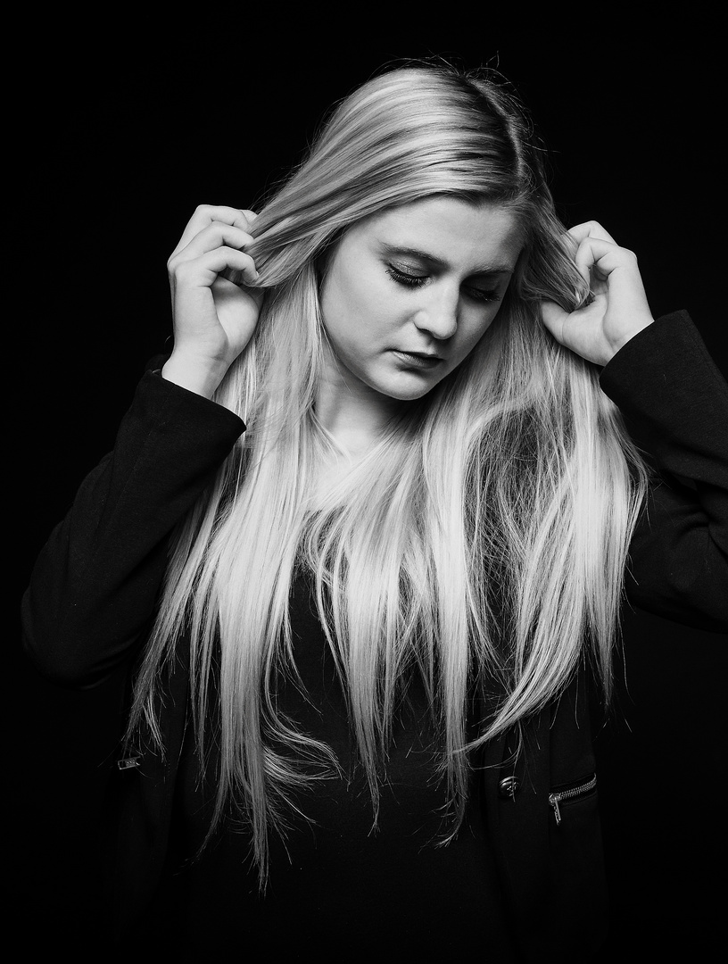 Lara sw Foto & Bild | portrait, portrait frauen, studio Bilder auf ...