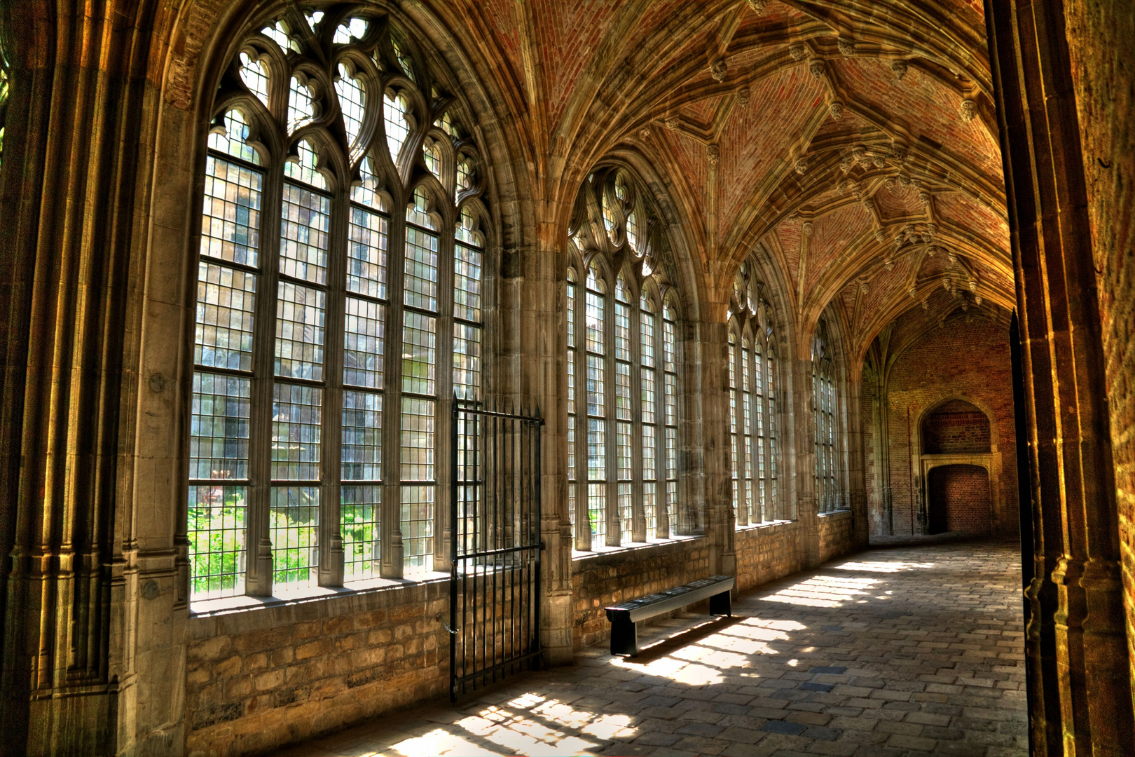 Last Day Shadow Foto & Bild | architektur, sakralbauten, klöster Bilder ...