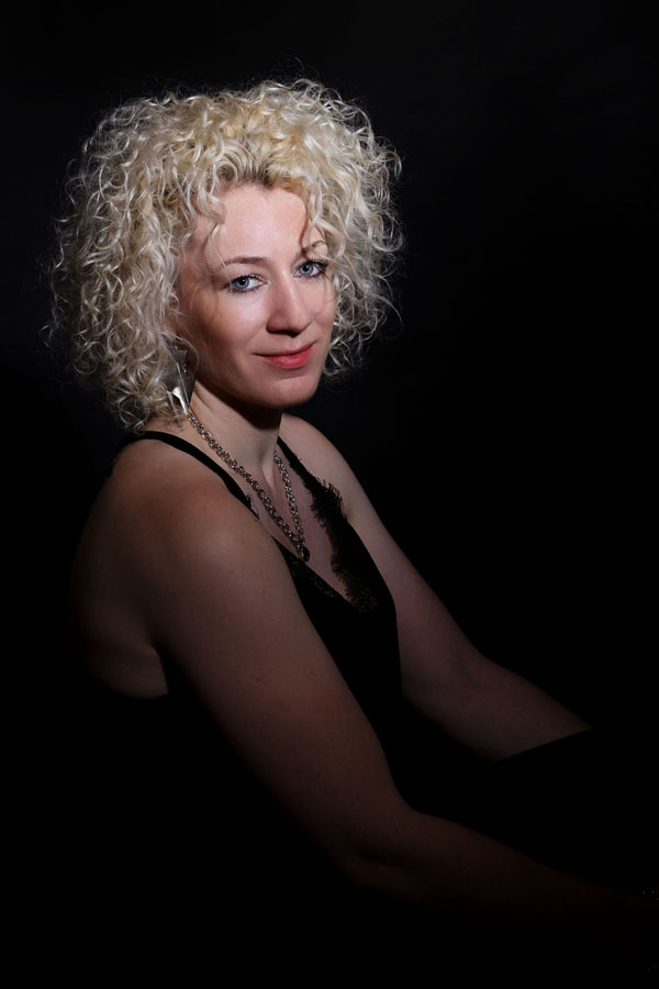 Laura_01 Foto & Bild | studio, portrait, frauen Bilder auf fotocommunity