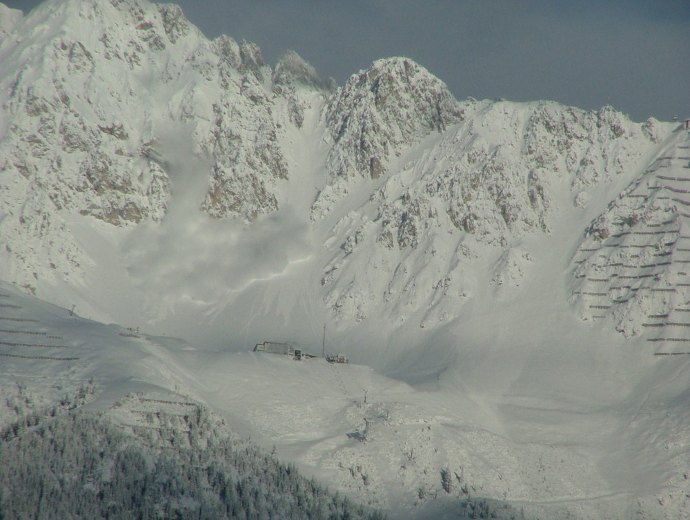 Lawinenabgang über der Seegrube Foto & Bild | jahreszeiten, winter ...