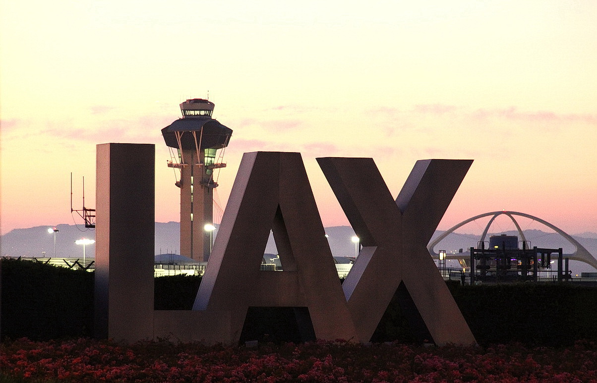 LAX symbols in the evening_resize Foto & Bild | aviation, dokumentation ...