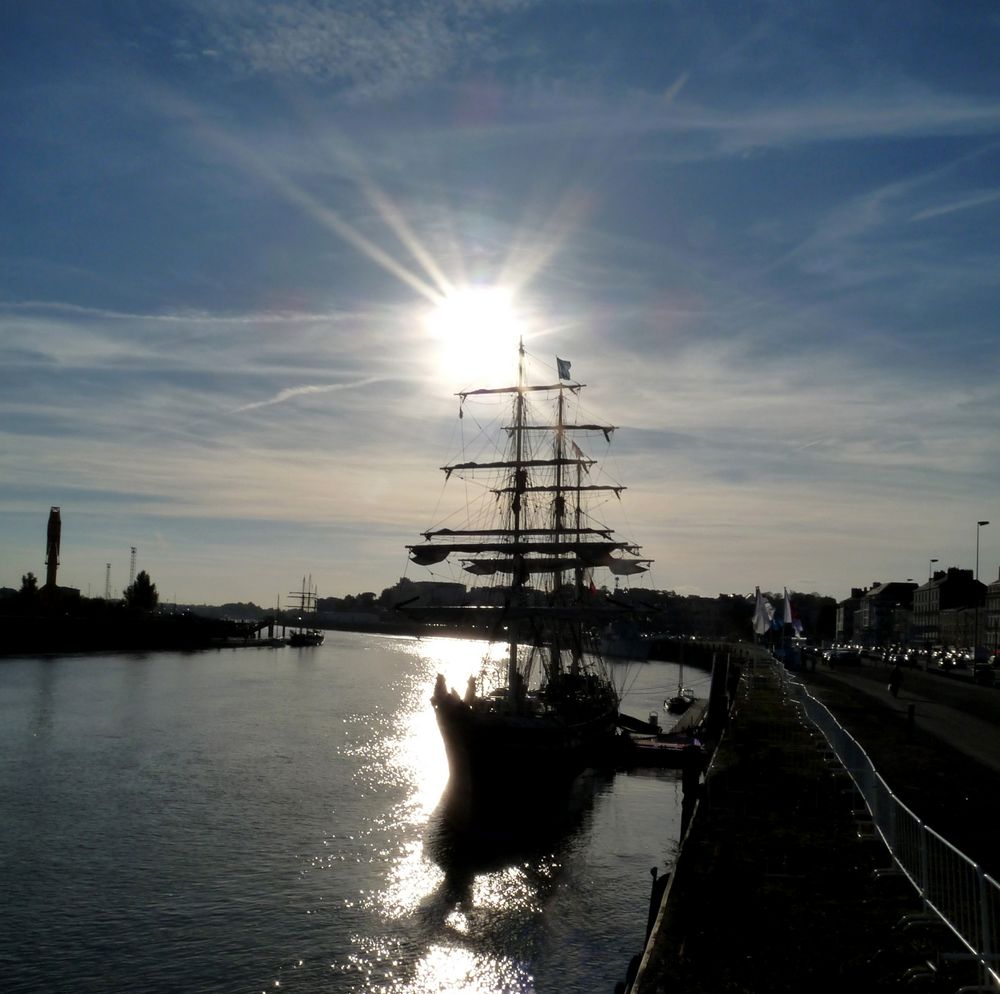 Le BELEM au port. photo et image | naval, le belem, belem Images ...