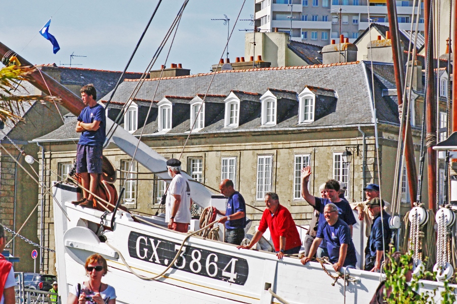 Le biche dernier thonier de l'Ile de Groix photo et image | naval ...