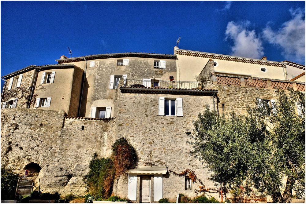 Le Castellet (11) photo et image | provence, architecture, var Images ...