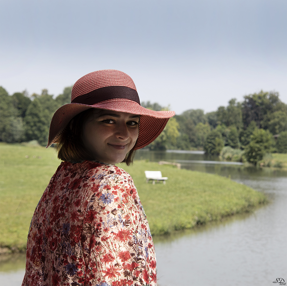 Le chapeau rouge de Clélie. photo et image | animations photographiques ...