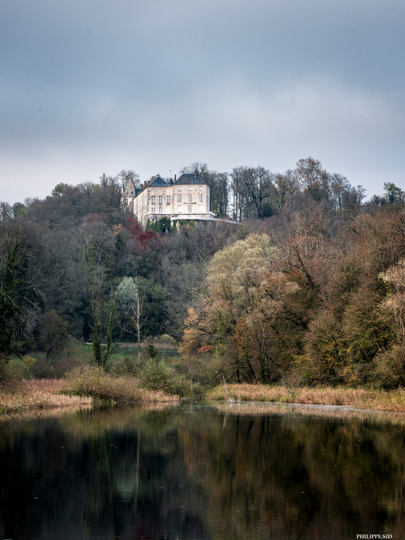 LE CHATEAU DE REYNEL photo et image | paysages, paysages de campagne ...