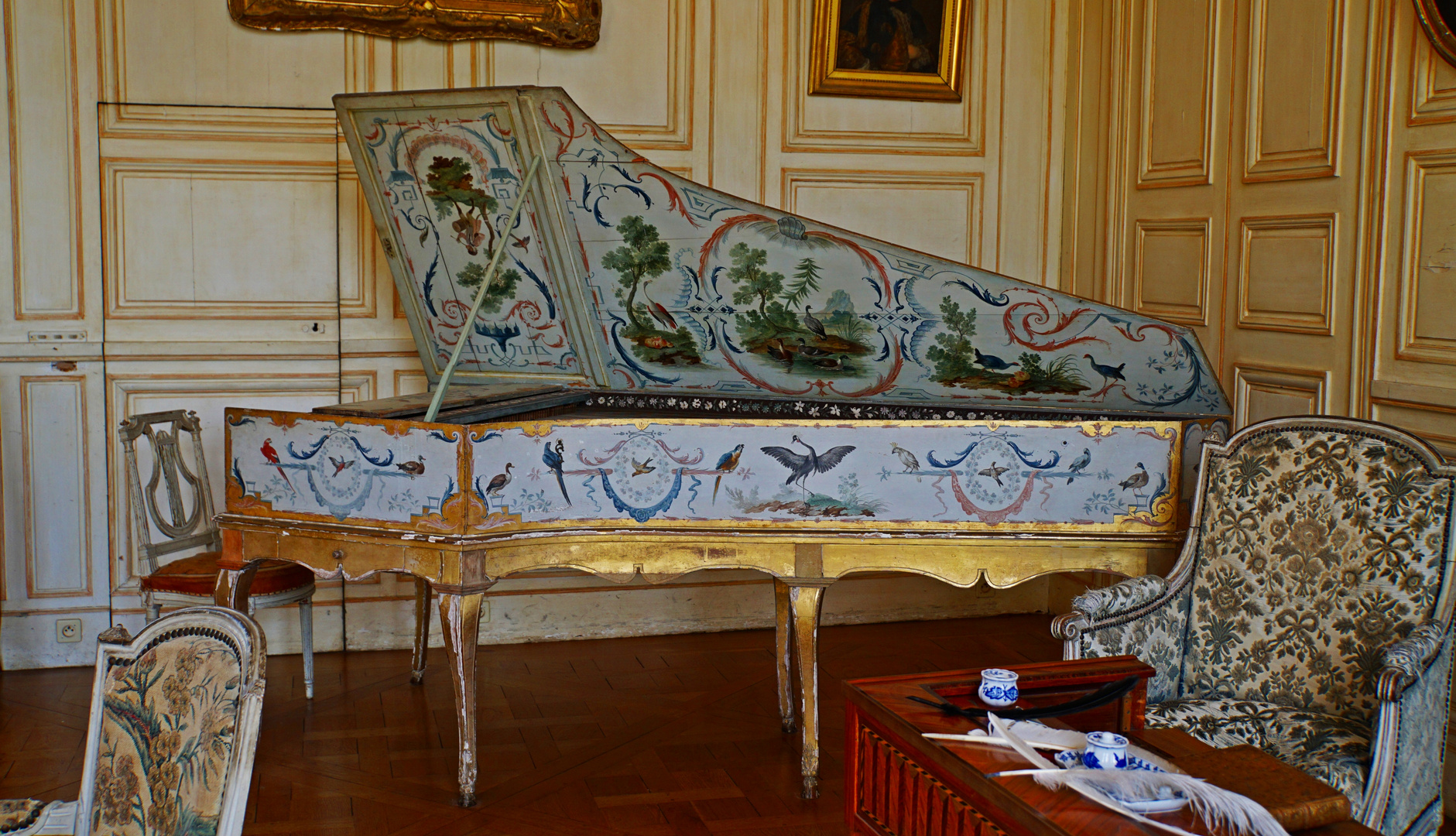Le clavecin d'Angélique.... photo et image | art, château, thoiry ...