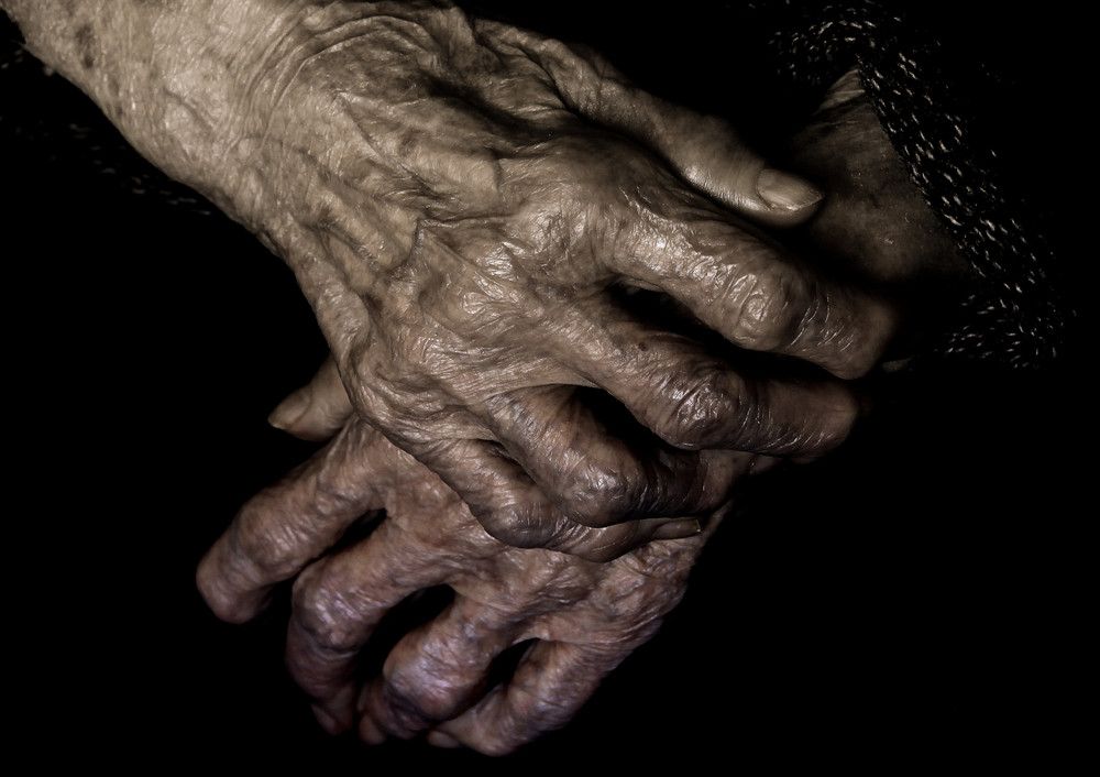 Le mani........... Foto % Immagini| essere anziani, le mie stelle ...