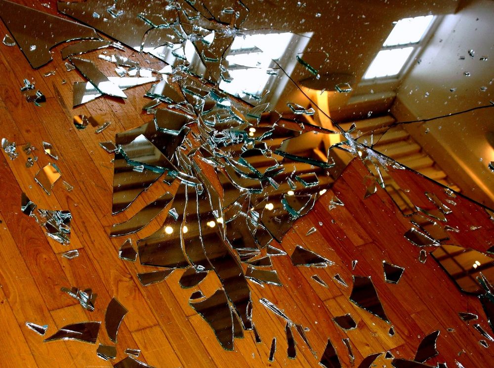 Le miroir brisé 2 photo et image | visions artistiques, sujets Images ...