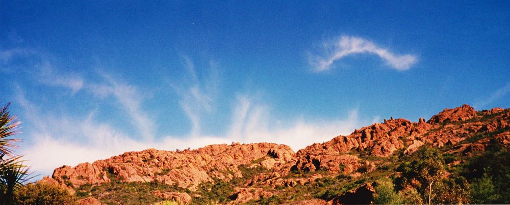 le pays des roches rouges photo et image | europe, france, provence ...