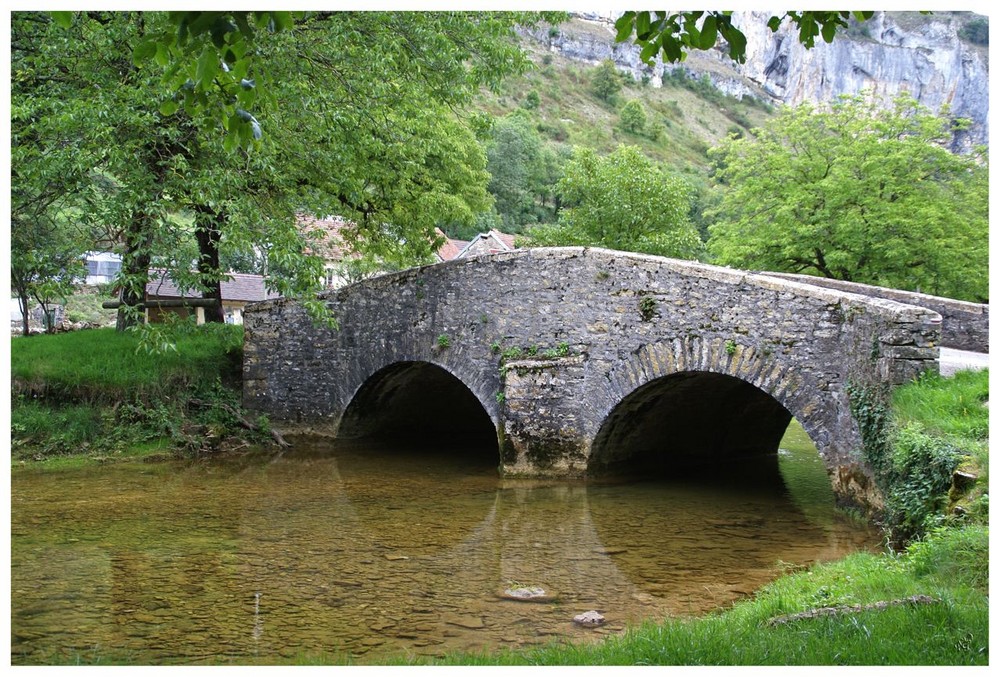 le petit pont de pierre photo et image | divers, chateaux , jardins ...