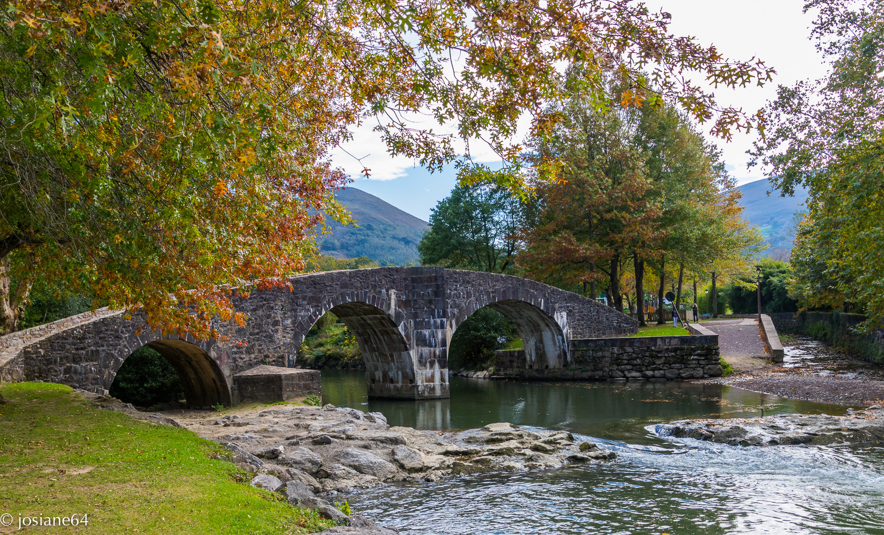 LE PETIT PONT DE PIERRE A ASCAIN 1 photo et image | paysages, la nature ...