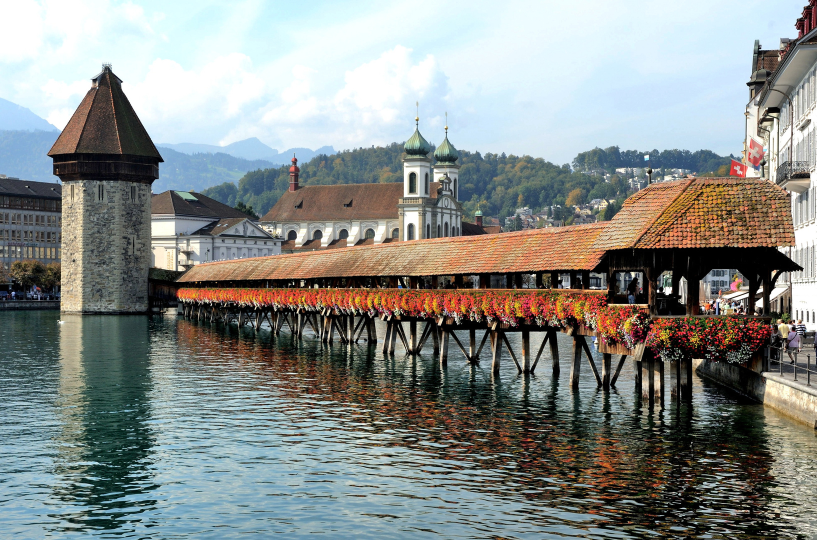Le pont de la Chapelle de Lucerne photo et image | architecture ... Le pont de la Chapelle de Lucerne photo et image | architecture ...